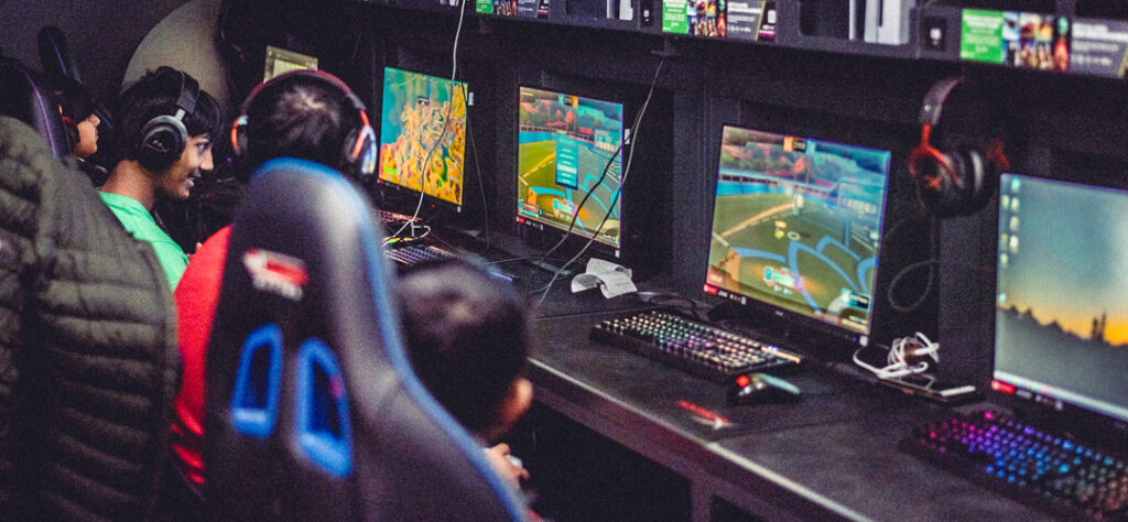 What is an esports course? - Access Creative College