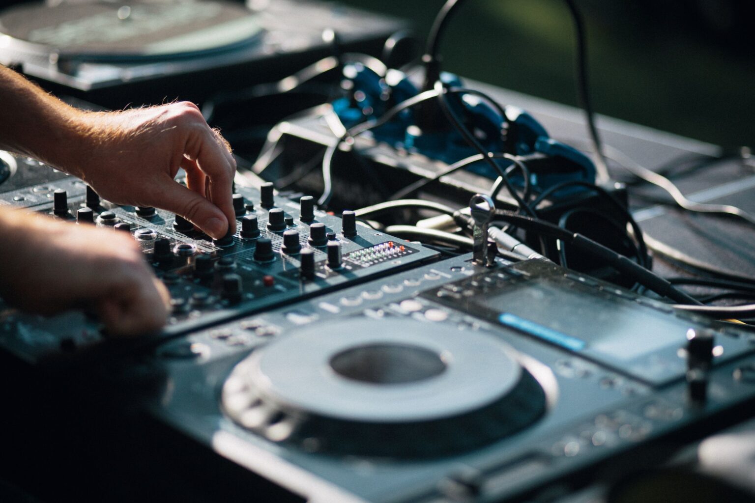How to become a successful DJ - Access Creative College